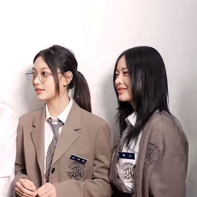 วิวที่โปรด | Haerin×Hanni | Kittyz (Short story): ฟิค Girl Love (แชท)