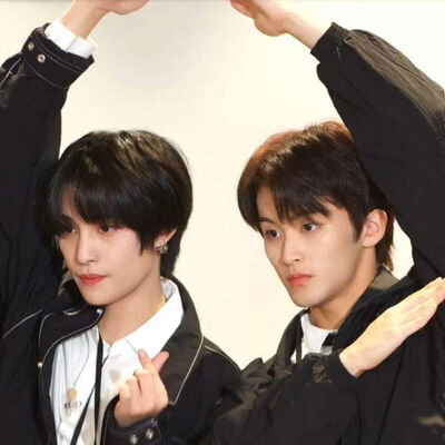 วีร์วิชญ์ #Omegaverse #markyang: ฟิค Boy Love (แชท)