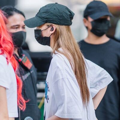 นักร้องคนโปรด | jomind 4eve: ฟิค Girl Love (แชท)