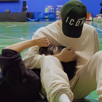 พี่ชายข้างบ้าน | nomark: ฟิค Boy Love (แชท)