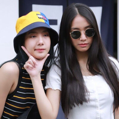 Only friends (2) | MOJIND - Shh! 🤫 (NC 18+) : ฟิค Girl Love (แชท)