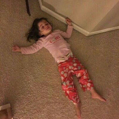 พี่เลี้ยงจำเป็น | freenbecky: ฟิค Girl Love (แชท)