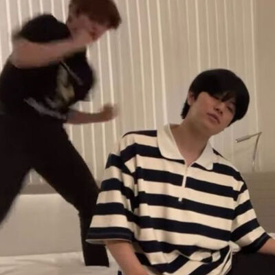 อย่าบ้า - 2min - พีคแล้วพีคอีก : ฟิค Boy Love (แชท)