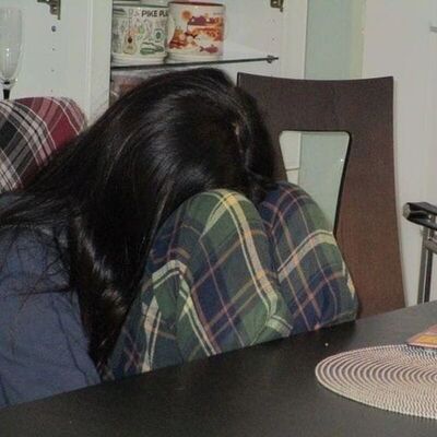 พี่ยี่อย่าร้อง ² | mindhan: ฟิค Girl Love (แชท)