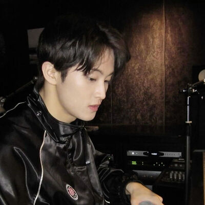 BM - Markmin: ฟิค Boy Love (แชท)