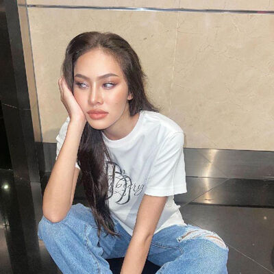 สัมผัสรัก | JABLIN: ฟิค Girl Love (แชท)