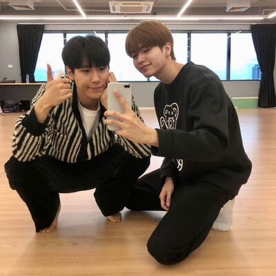 JinMew | JuMark: ฟิค Boy Love (แชท)