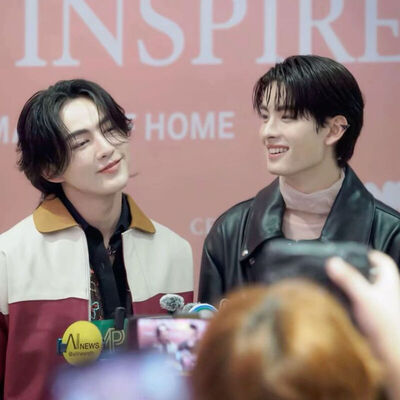 ลมหายใจแห่งรุ่งอรุณ|khunpol x heart|: ฟิค Boy Love (แชท)