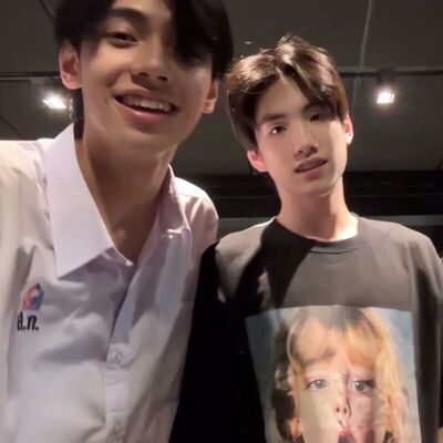 เปลี่ยนไปแต่ใจไม่รู้สึก | PEEMPHU: ฟิค Boy Love (แชท)