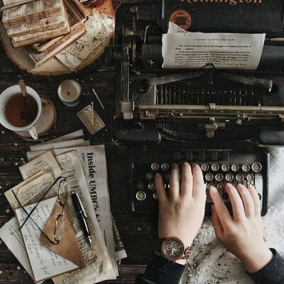 The Missing Book | wenclair: ฟิค Girl Love (แชท)