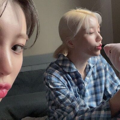 เพื่อน (9B): ฟิค Girl Love (แชท)